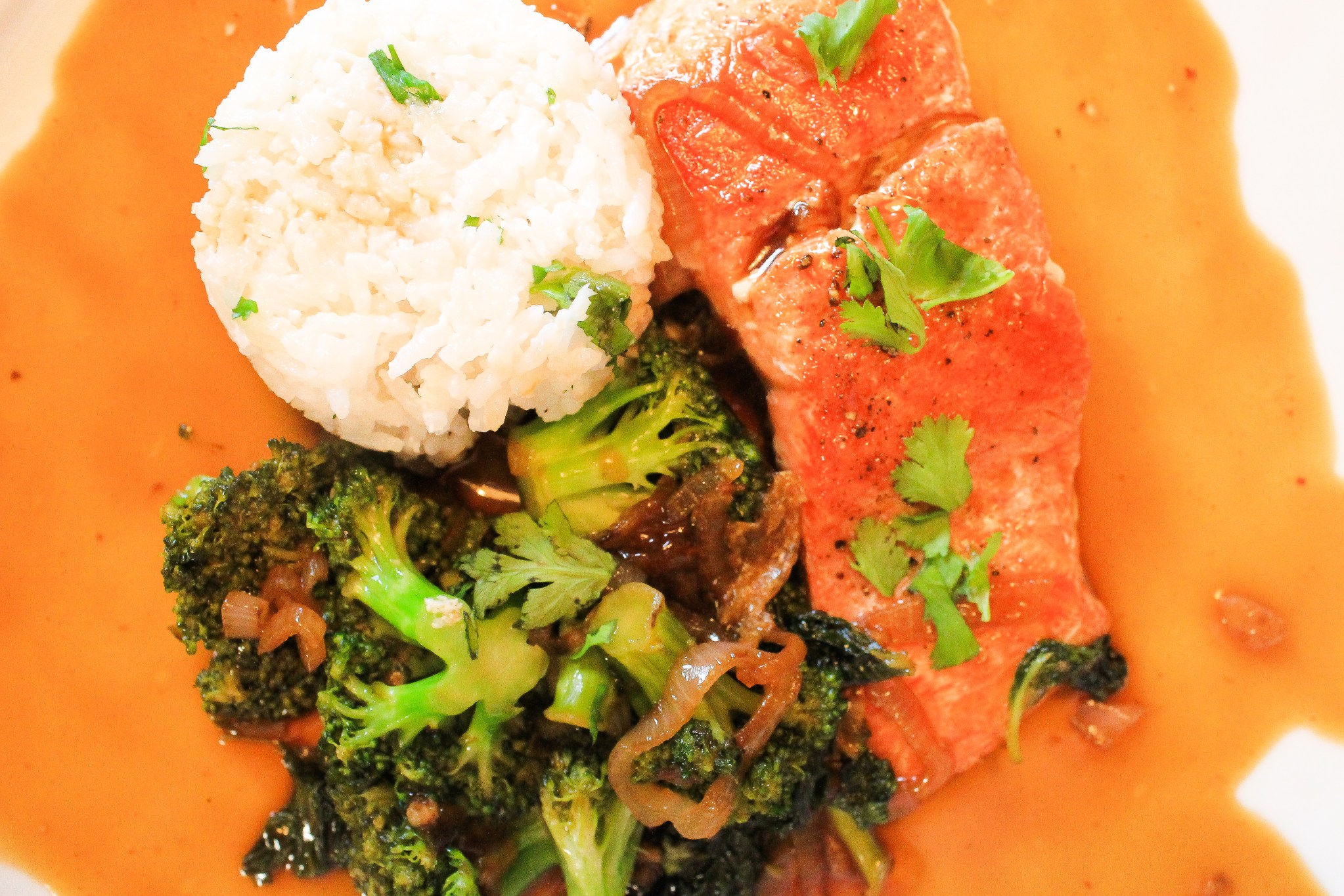 Thai Basil Salmon with Coconut Rice and Broccoli – cook•int
